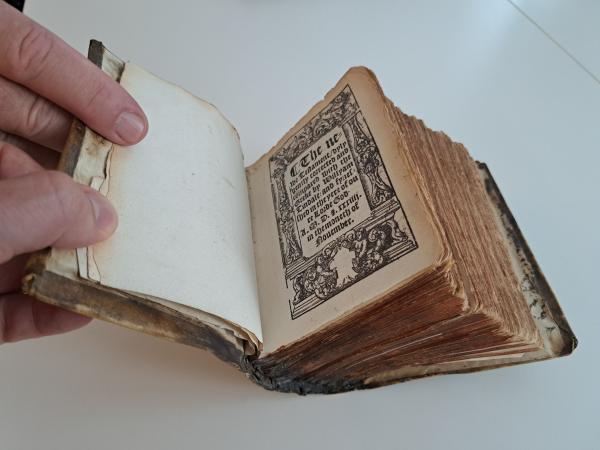 ScanRobot® meets the unique “Tyndale bible” from 1534 | Treventus